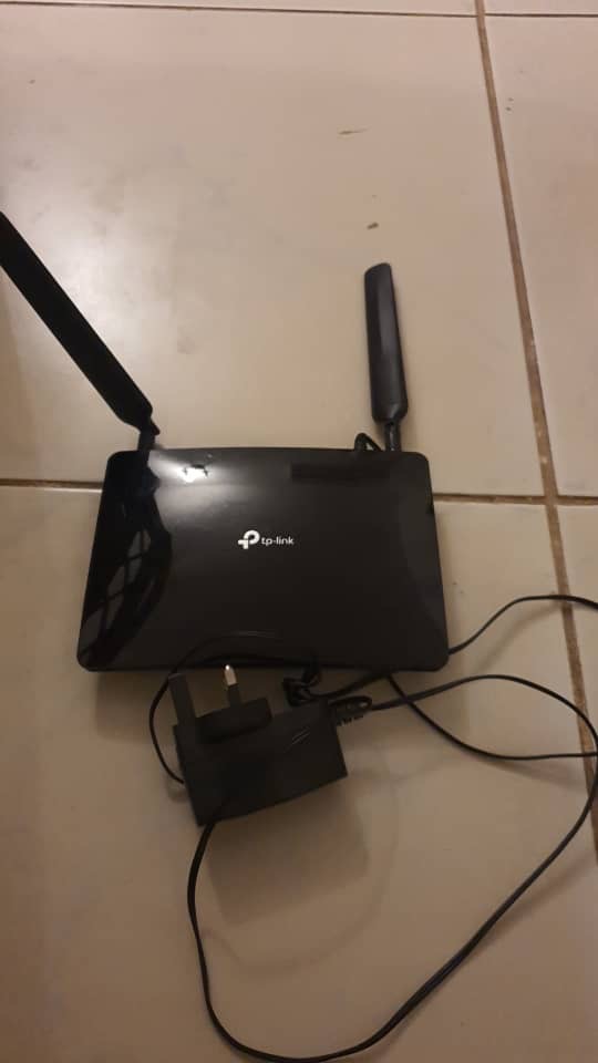 Box internet avec emplacement presque neuf à Djibouti