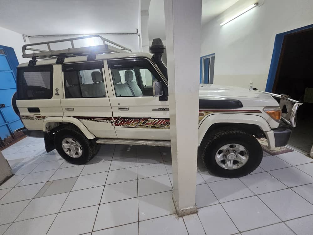 Toyota Land Cruiser Hard Top, excellent état à Djibouti