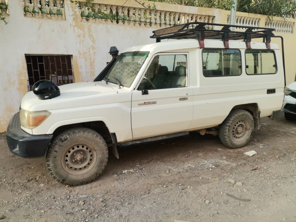 Toyota Land Cruiser long chassis à Djibouti