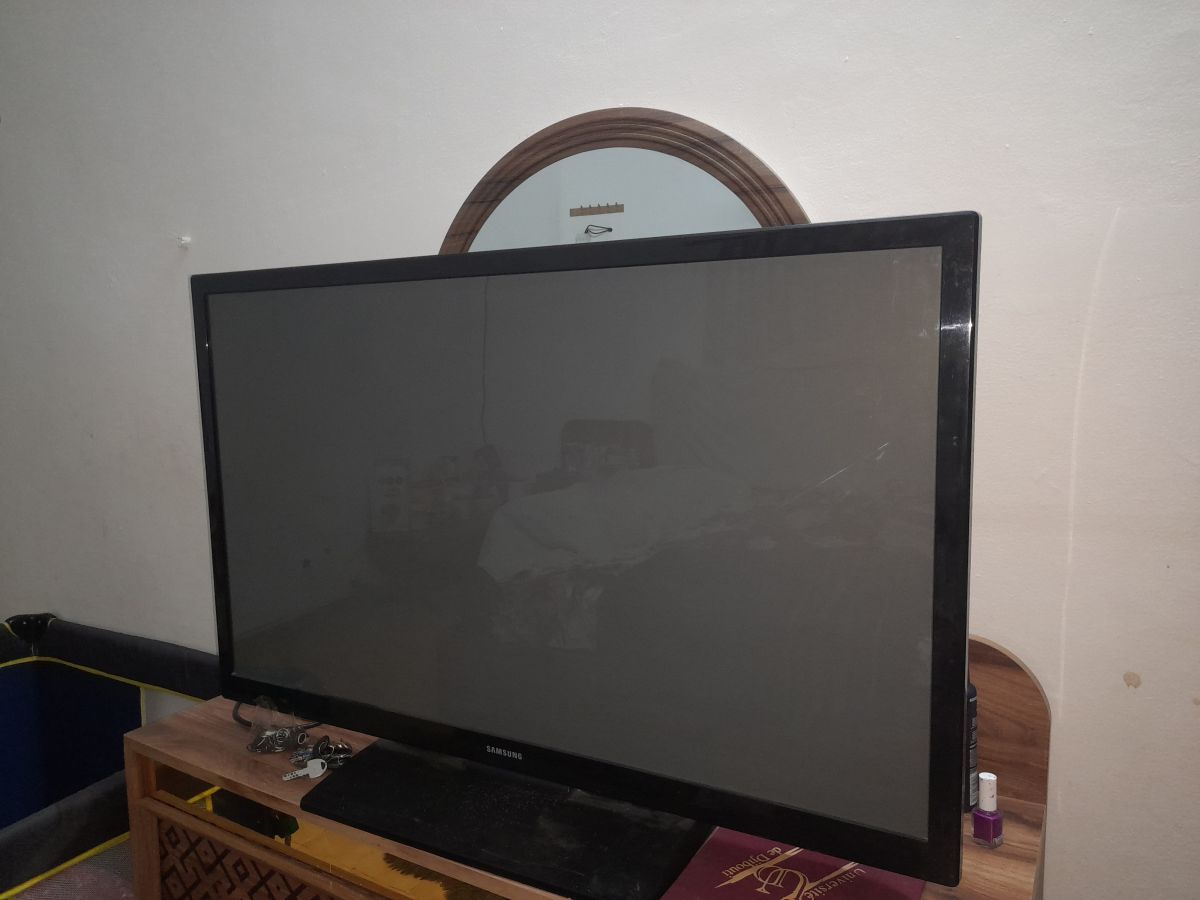 TV Écran Plat 43 en excellent état - Prix négociable à Djibouti