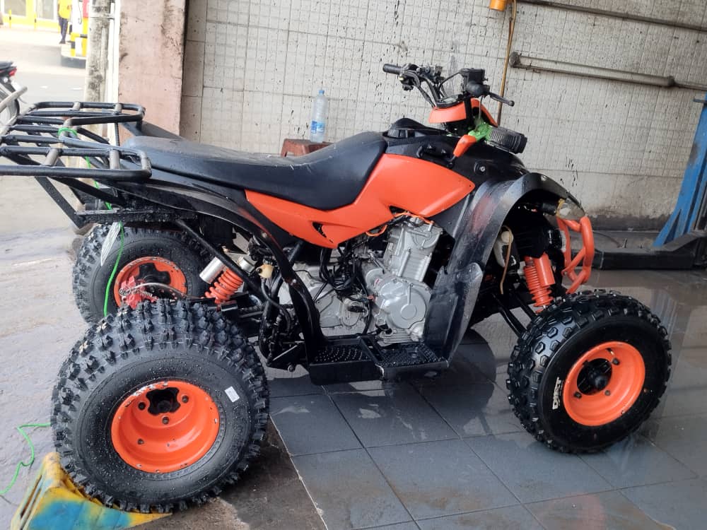 Quad Cobra 400 cc 2020, comme neuf à Djibouti