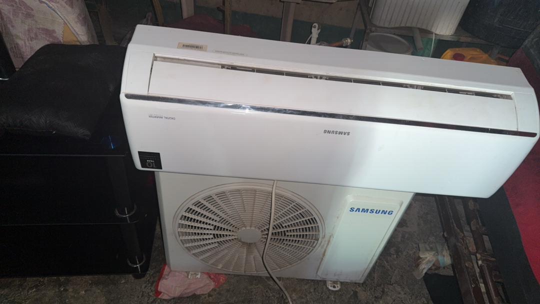 Climatiseur Samsung Split 2CV – Comme Neuf, Utilisé Seulement 6 Mois à Djibouti
