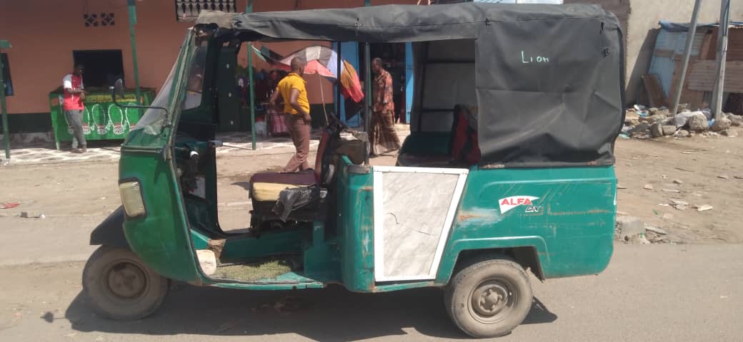 Bajaj Machindra en excellent état - Meilleure occasion ! à Djibouti