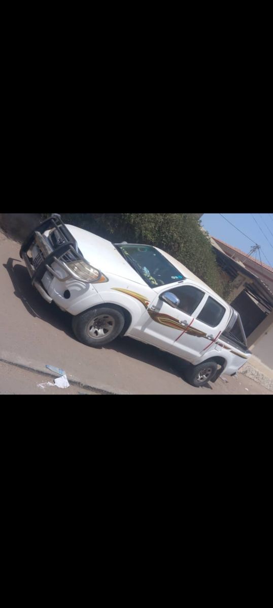 Toyota Hilux D4D 2010, climatisation, diesel, manuelle à Djibouti