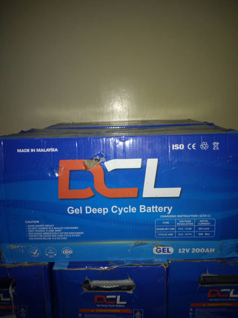 Lot de 10 batteries DCL 12V 200Ah haut de gamme à Djibouti